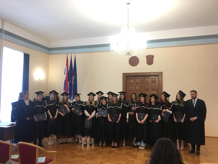 My Graduation Ceremony – LUNA